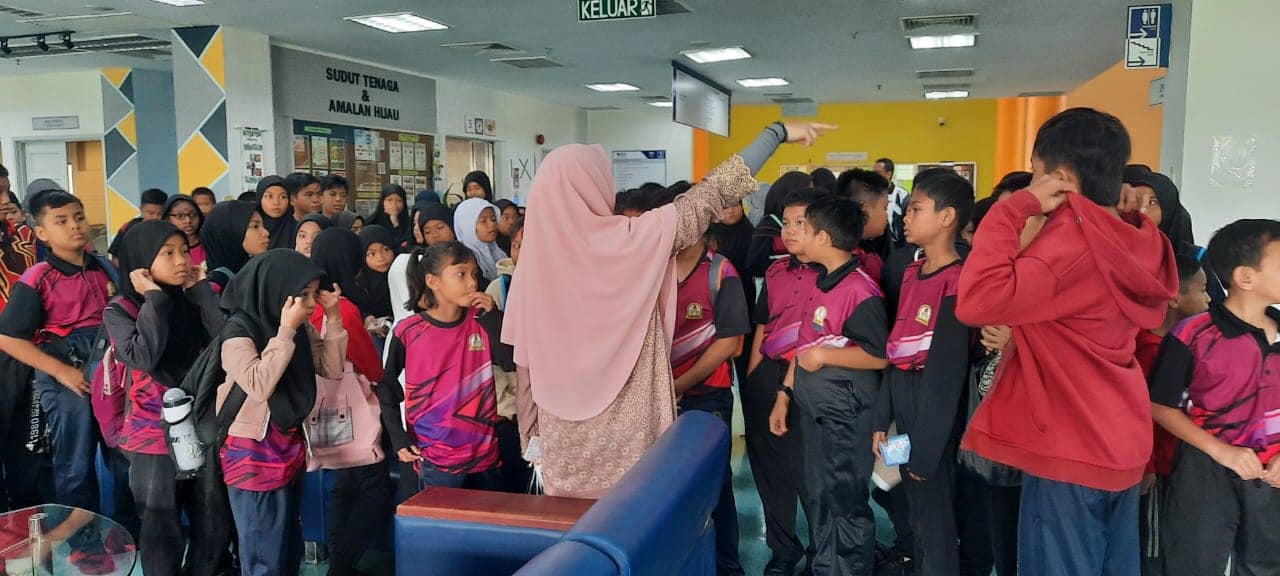Lawatan Dari Sekolah Kebangsaan Gangsa, Melaka Ke Perpustakaan Laman ...